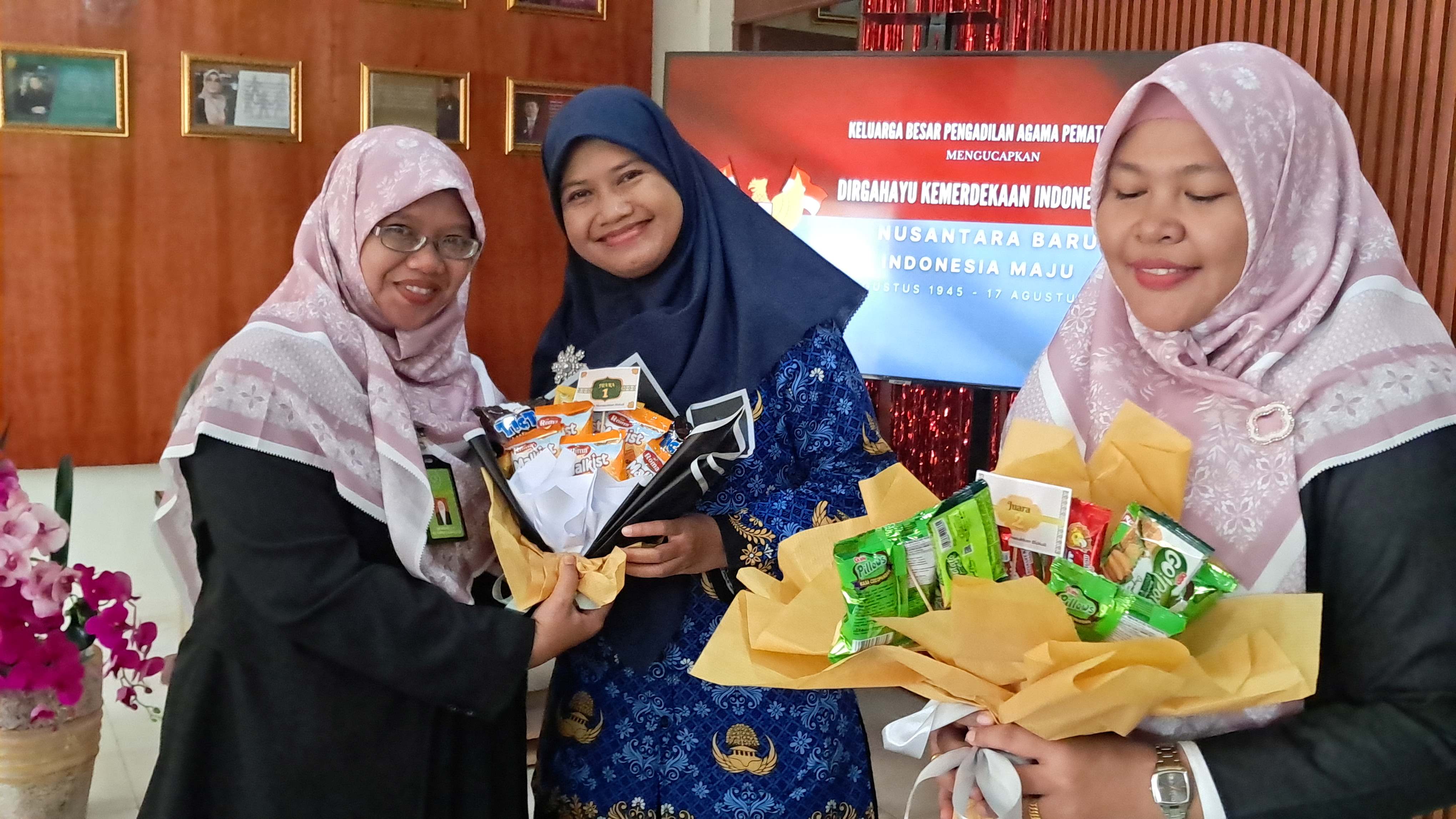 PA Pematangsiantar - Penyerahan Hadiah dalam rangka perayaan HUT ...